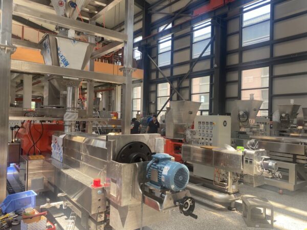 Effective Cooling Methods for Extruders – puffed snack food extruder ...